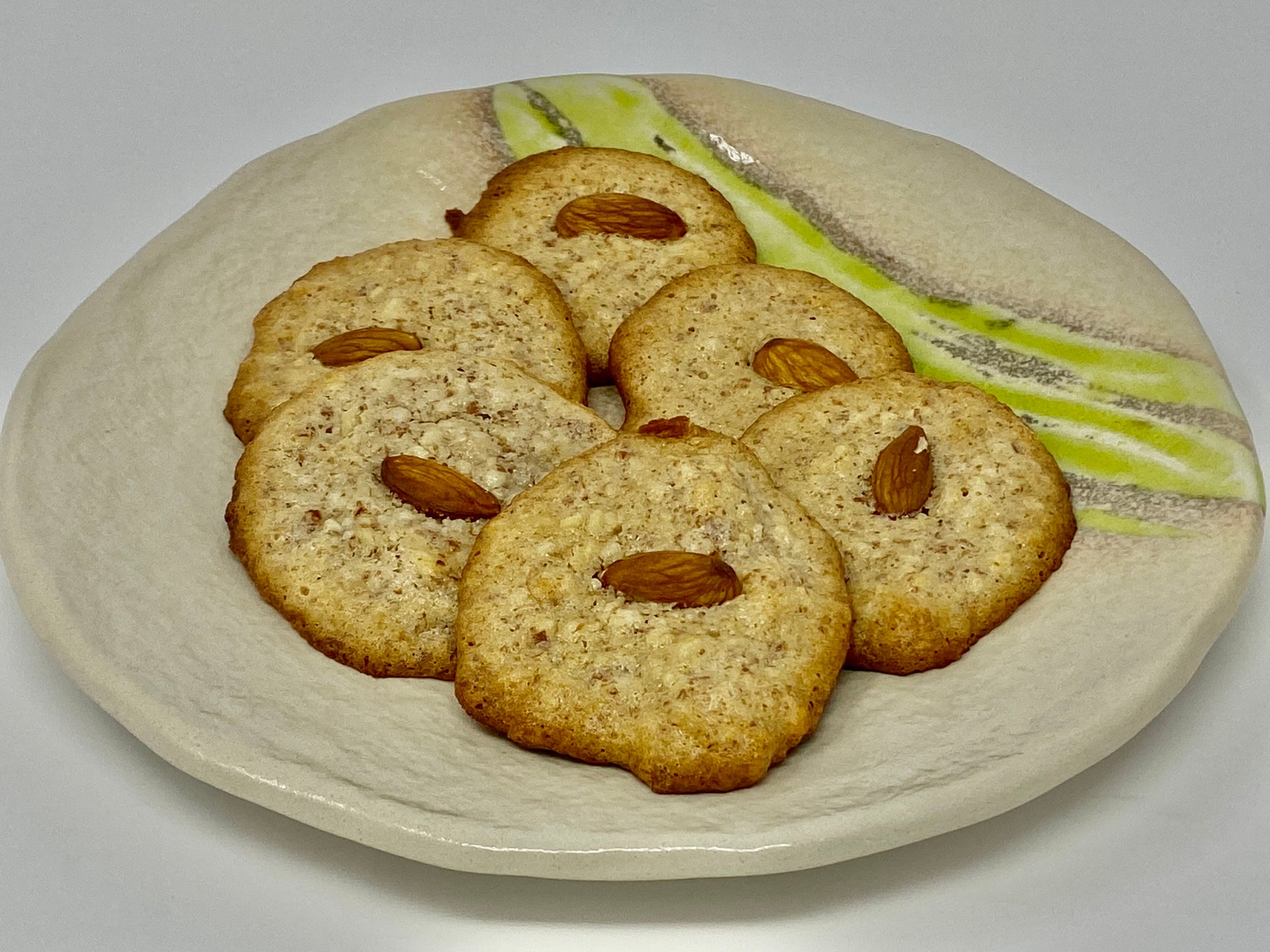 Honey Macadamia and Almond Macaroons – Big Island Bees